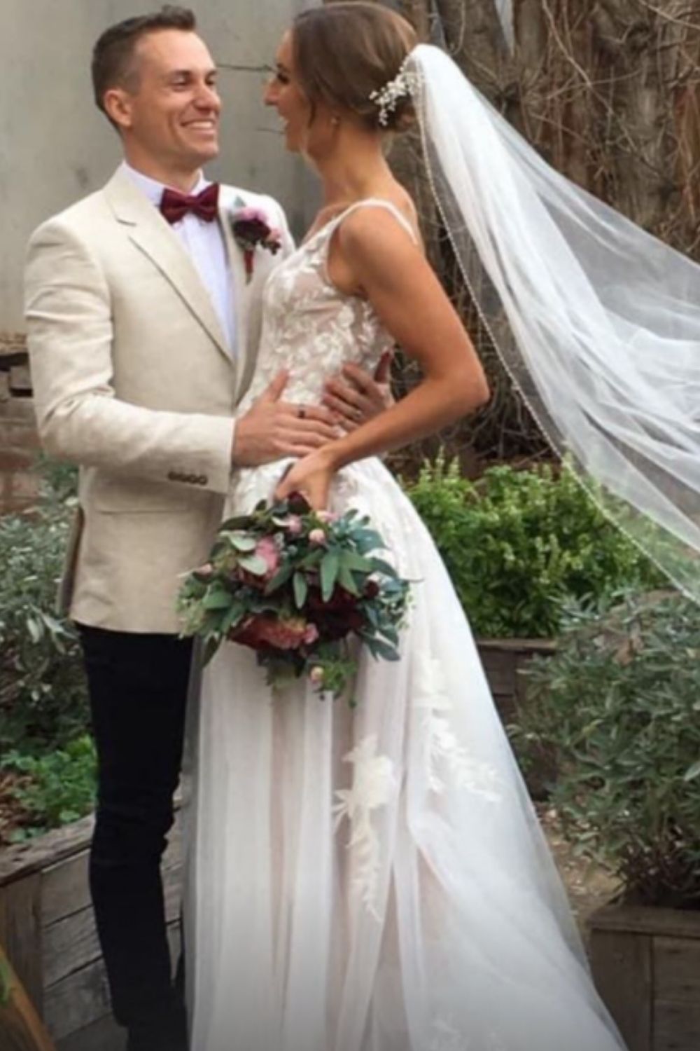 Home and Away star ties the knot! | New Idea