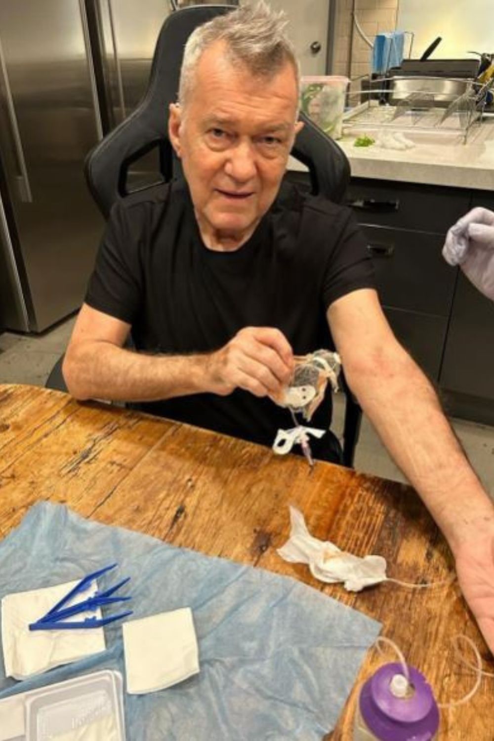 Jimmy Barnes returns to stage following recent surgery | New Idea