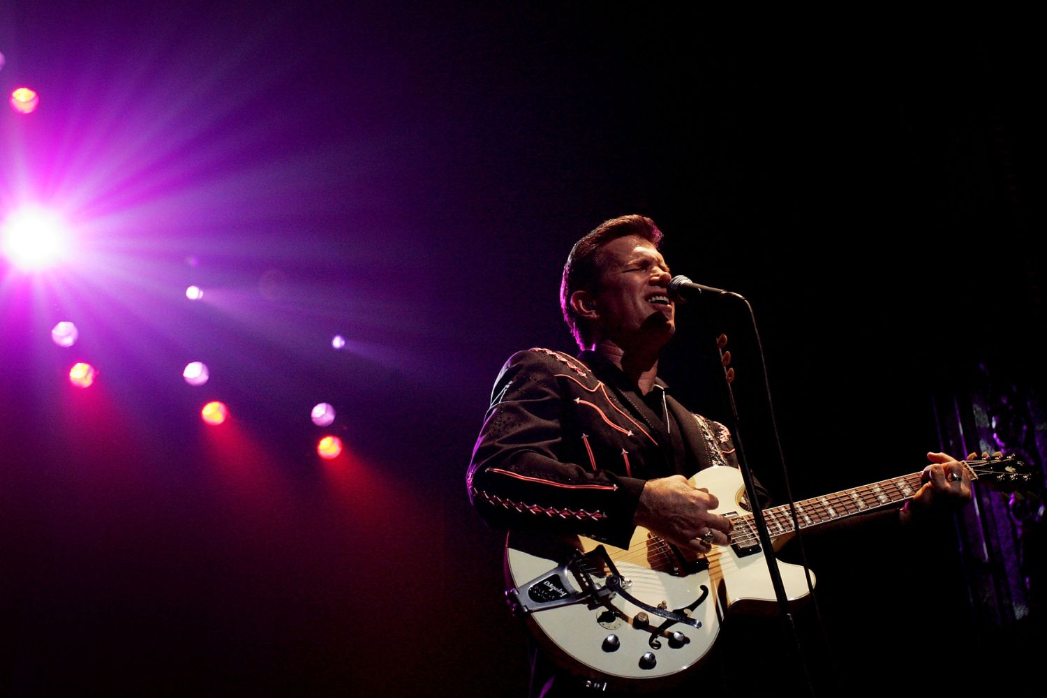 Chris Isaak announces Australia tour | New Idea
