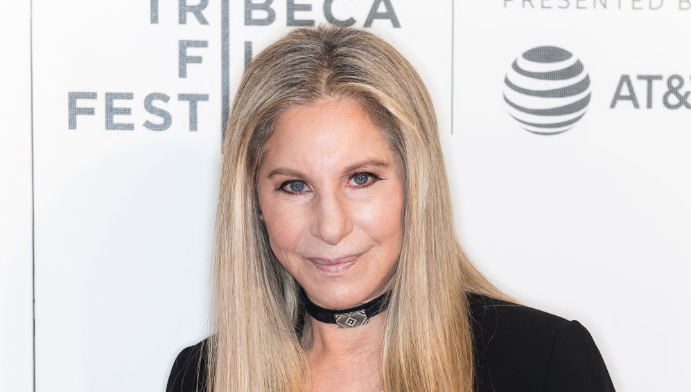 US report: Barbra Streisand stuns with 'total face reconstruction ...