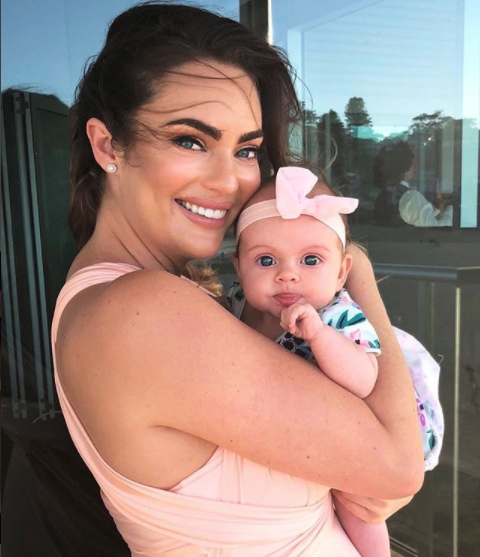 Fit mum shares snap of her body two months after giving birth | New Idea