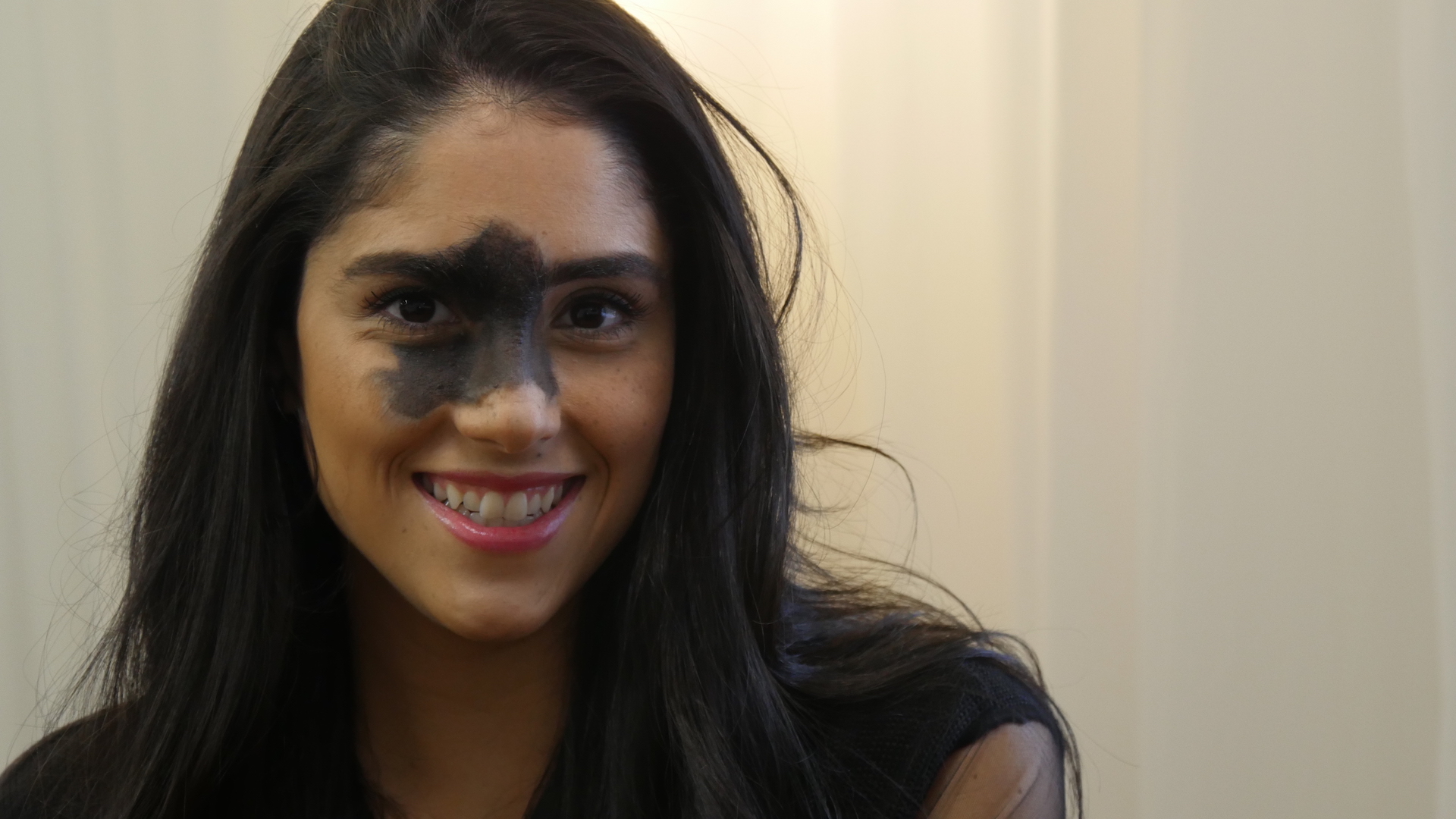 ‘It’s a piece of me’: Woman celebrates her birthmark | New Idea