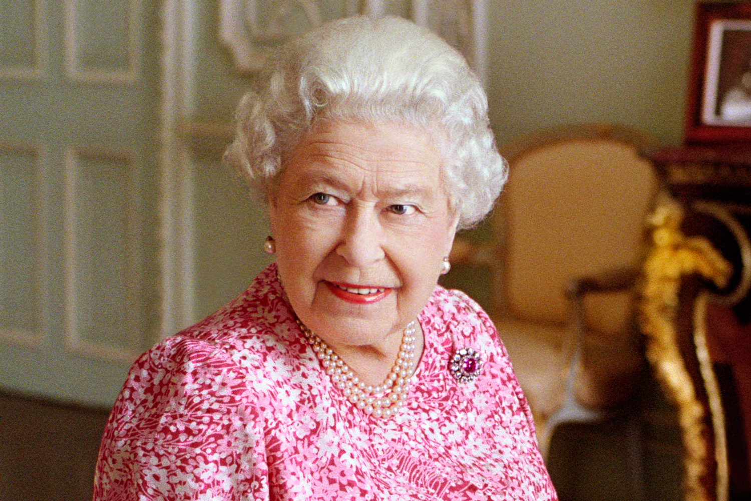 Where Does the Queen & The Royal Family Live? | New Idea