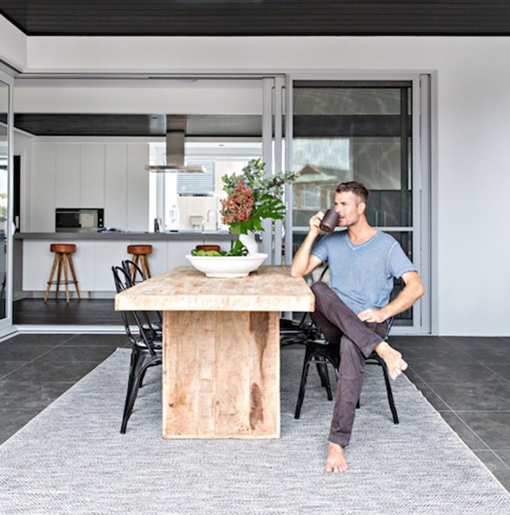 My Kitchen Rules' Pete Evans is dapper as he steps out for lunch with ...