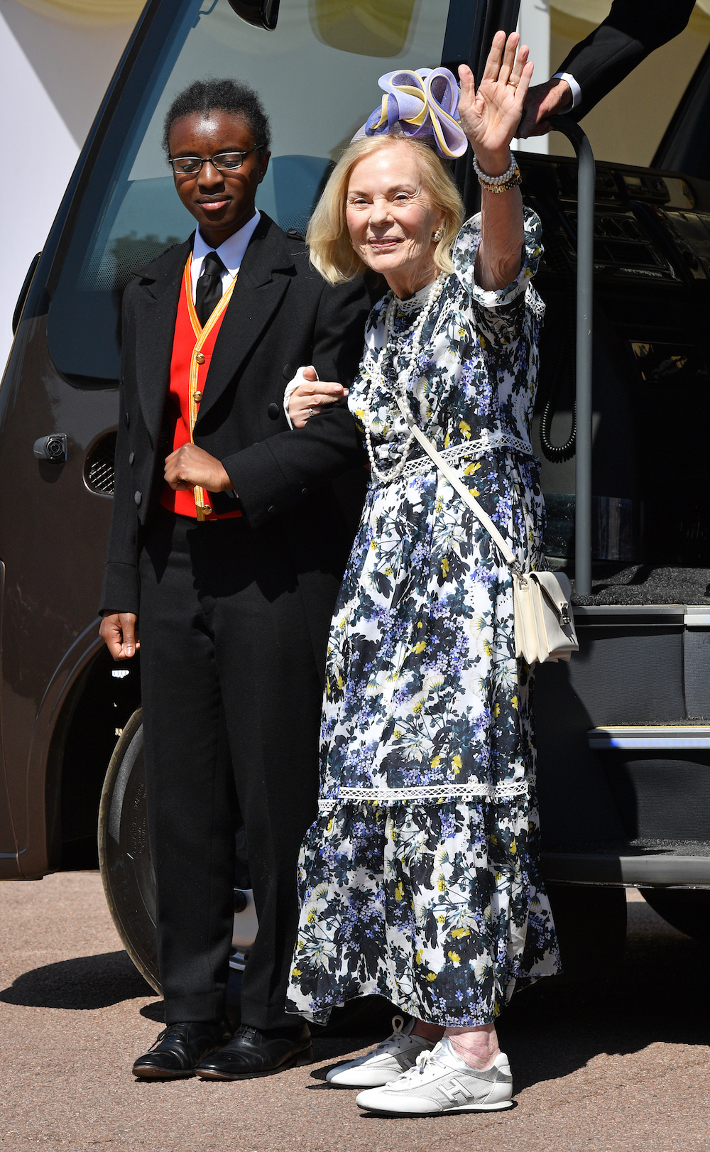 Royal fashion: Kate Middleton wears the same dress as Princess Eugenie ...