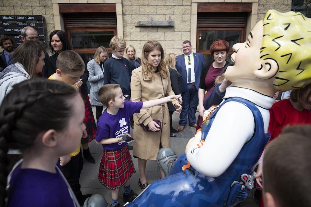 Clucky Princess Beatrice spends day out with children | New Idea