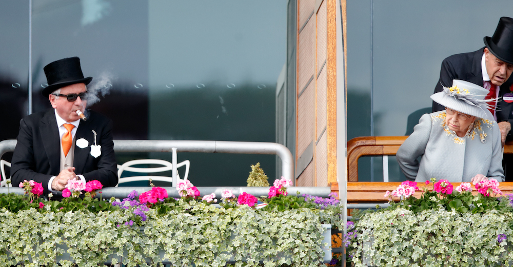 Queen glares at man smoking next to her at Royal Ascot | New Idea