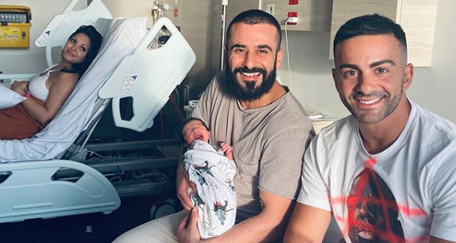 Gogglebox Sarah and Matty introduce new baby to pet dog | New Idea