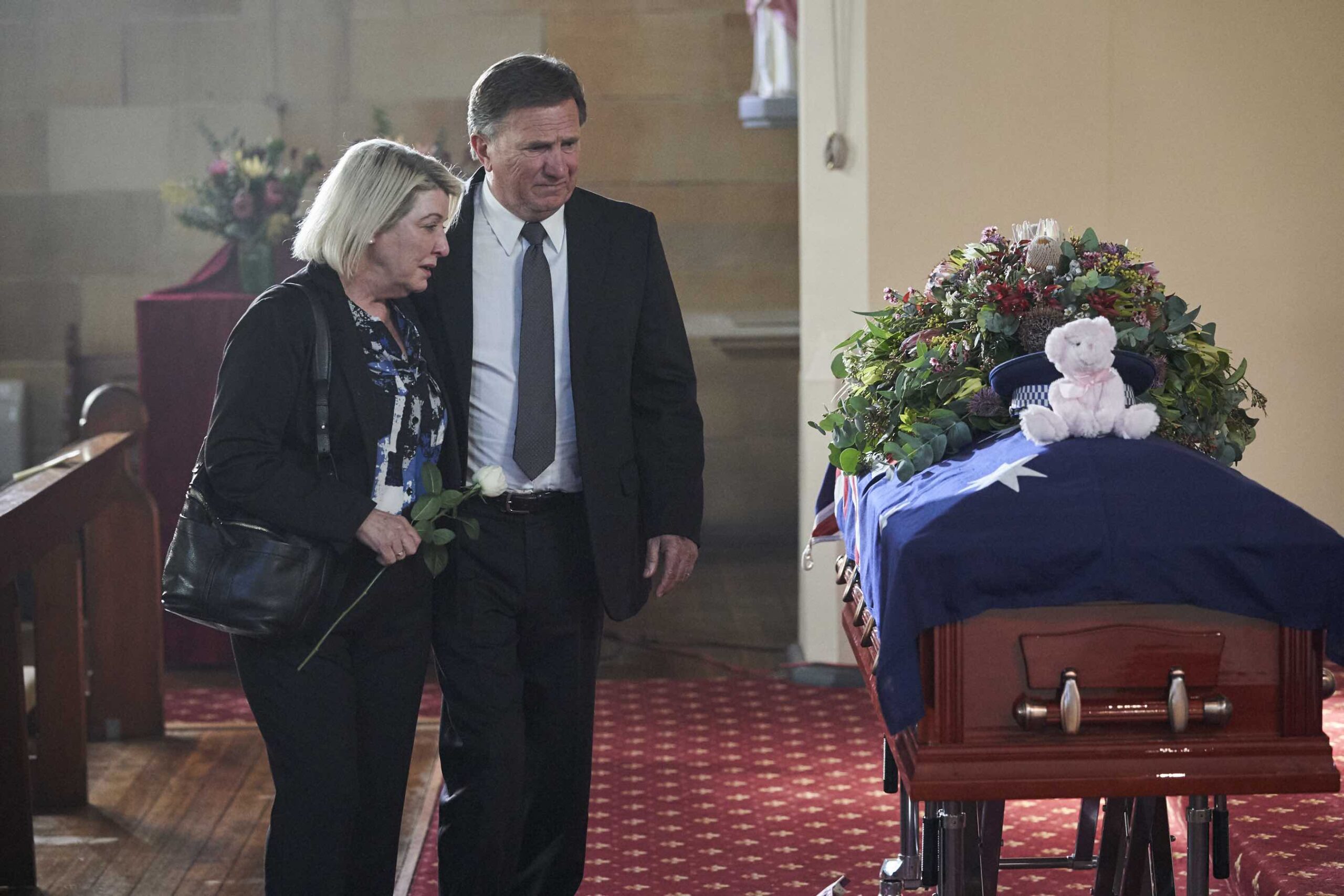 Home and Away: Robbo's devastating funeral - Jasmine calls her late ...